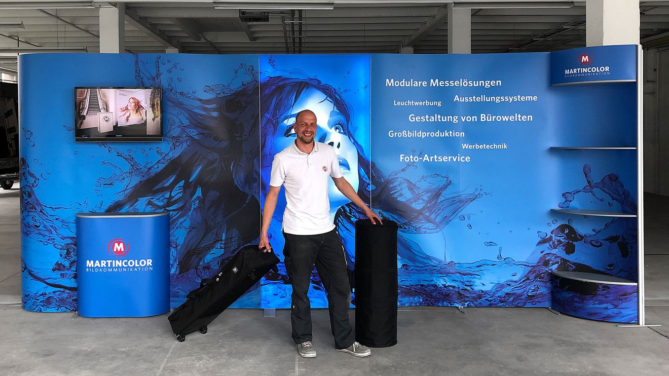 Flexibler Messestand: ISOframe Wave für individuelle Präsentationen